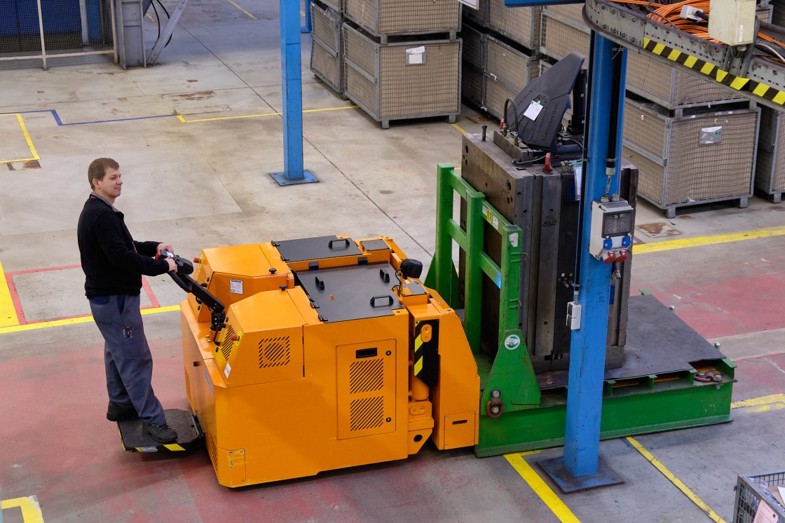 Low lift truck | Genkinger